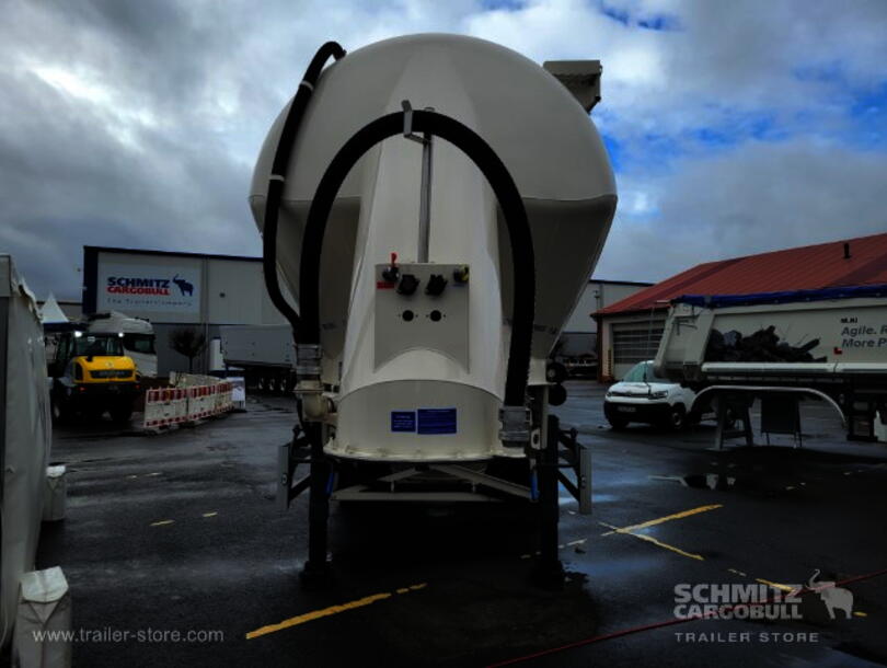 - Tank/silo truck | 5479240 | EN